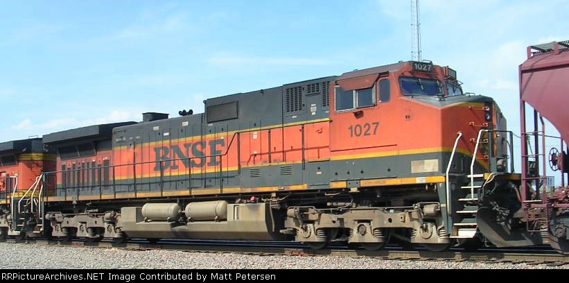 BNSF 1027